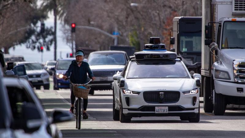 Robotaxis: Driverless cars arriving in US cities - BBC Newsround