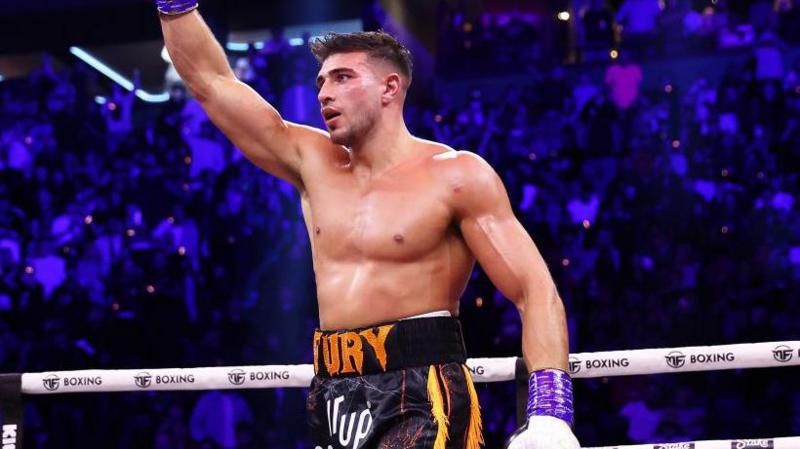 Tommy Fury: Boxer beats Kenan Hanjalic on return to the ring - BBC Sport