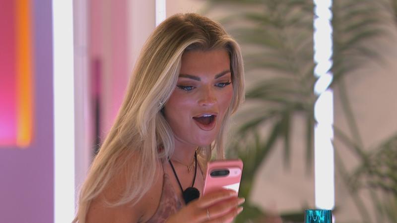 Love Island: Has TikTok got us hooked again? - BBC News