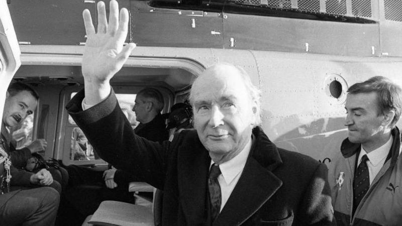 Irish presidential election: Who were Ireland's presidents? - BBC News