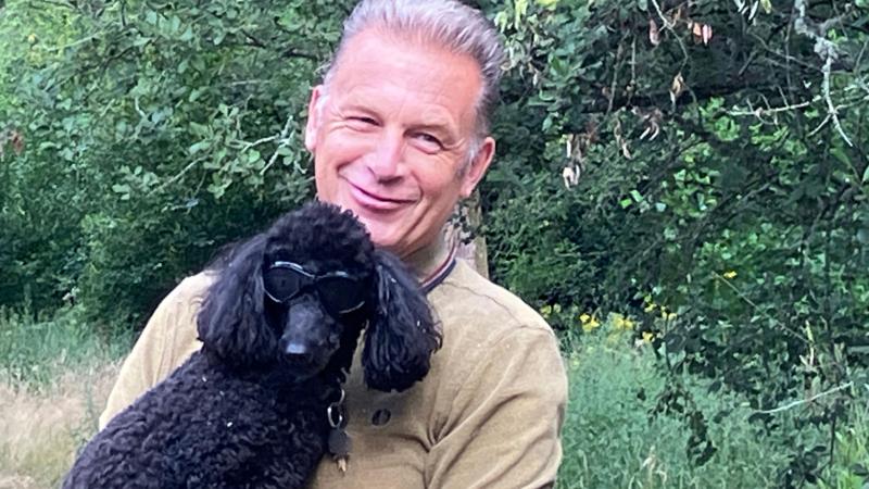 TV's Chris Packham has grass seed warning for dog owners - BBC News