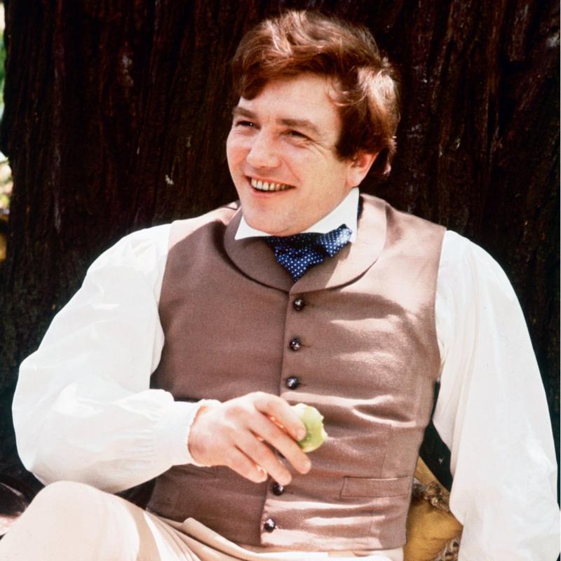 Obituary: Albert Finney - BBC News