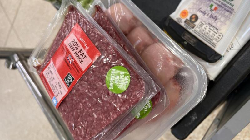 Sainsbury's defends vac-pack mince after complaints - BBC News