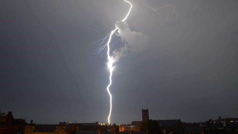 Spectacular lightning strikes parts of UK - BBC News