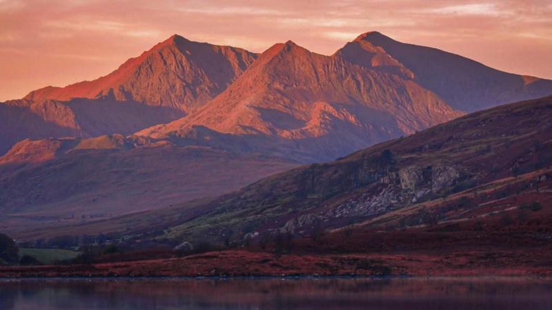From Snowdonia to Eryri: Why the switch to Welsh matters - BBC News