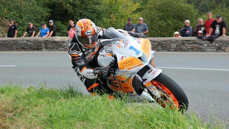 Manx Grand Prix: Debut win for Jamie Williams in Supersport race - BBC ...