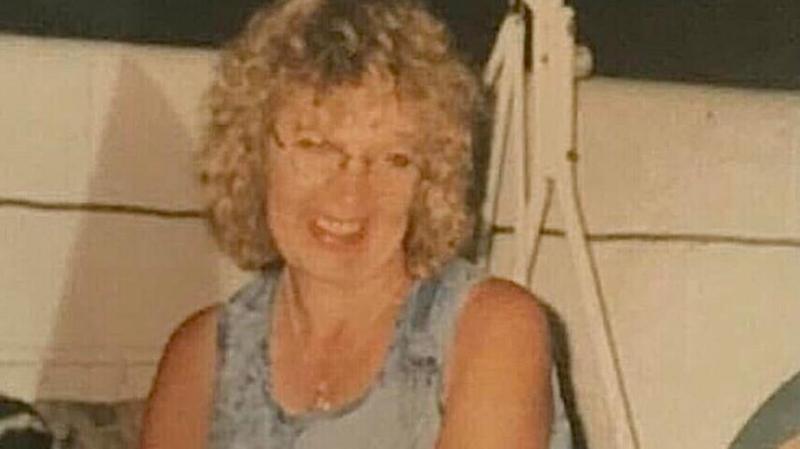 Woman takes on Manx Rally in memory of her mother - BBC News