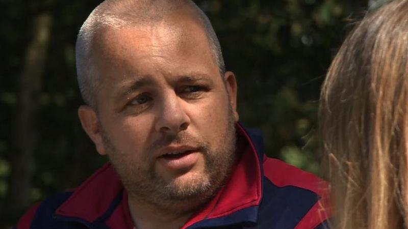 Lorry drivers stung over accounting firm 'tax dodge' - BBC News