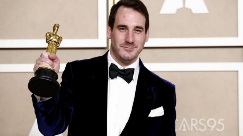 Oscars 2023: Kent man James Friend wins best cinematographer - BBC News