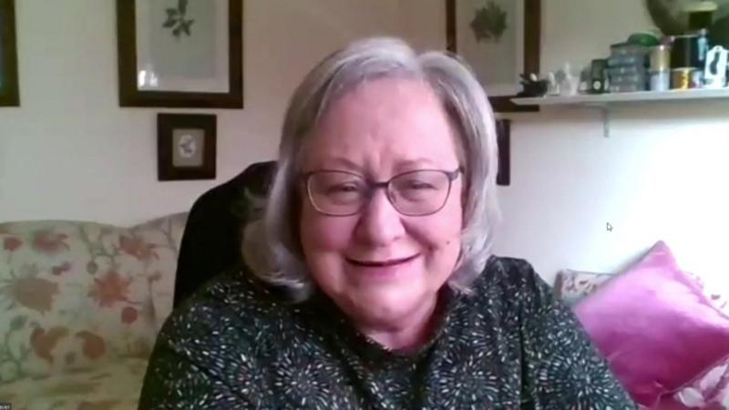 Jackie Weaver: Handforth Parish Council star recreated in cake - BBC News