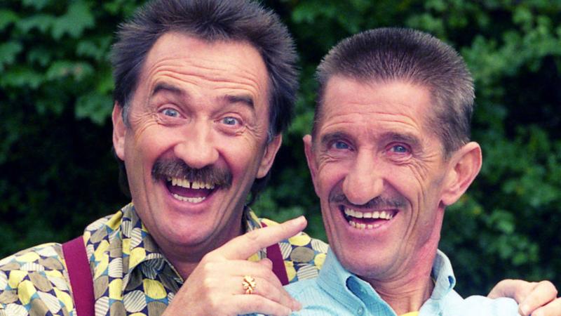 Chuckle Brothers star Barry dies at 73 - BBC News