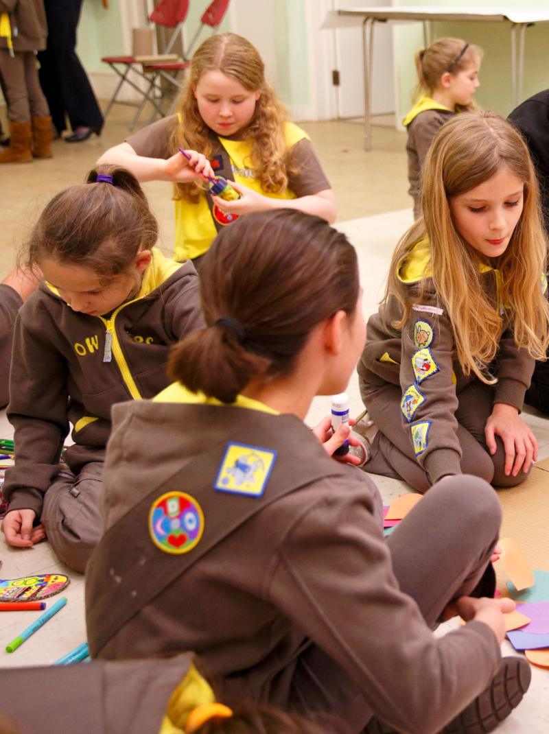 Girlguiding : What are the 72 new badges? - BBC Newsround