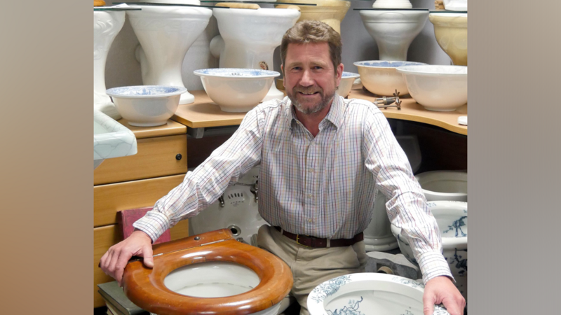 Warwickshire: Hitler potty among Thomas Crapper loos up for sale - BBC News