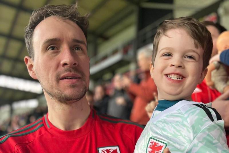 Pum munud gyda... y Doctor Cymraeg - BBC Cymru Fyw