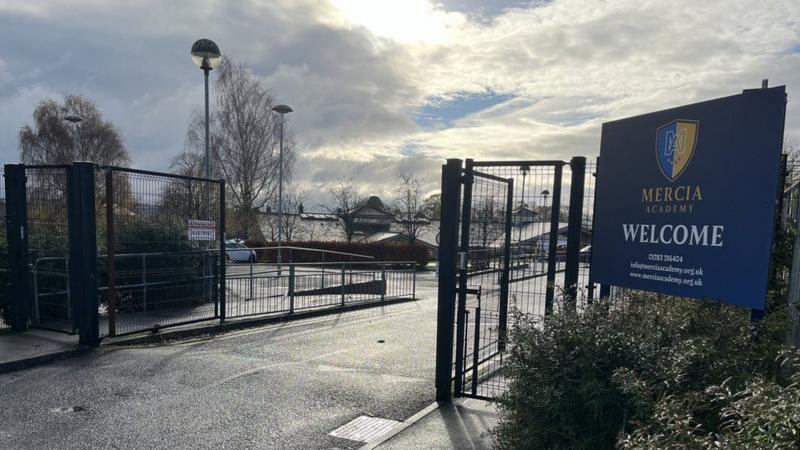 Plans announced to rebuild 'derelict' Derbyshire school - BBC News