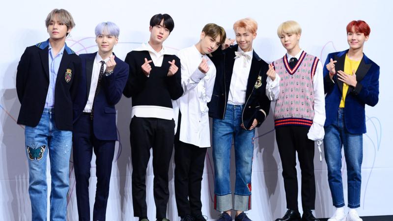 BTS tour: The K-pop megastars return to live shows after hiatus - BBC News