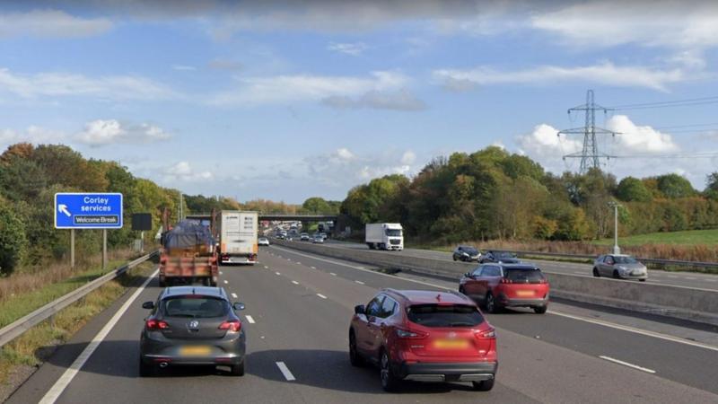 M6 motorway - BBC News