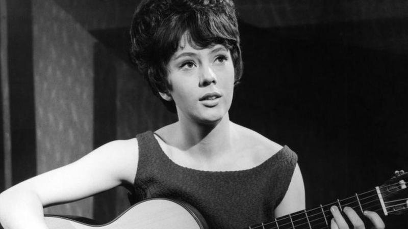 Mari Griffith: BBC broadcaster, musician and writer dies - BBC News