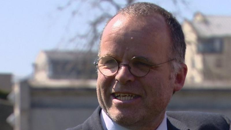Holiday let owners 'should pay business rates' - BBC News