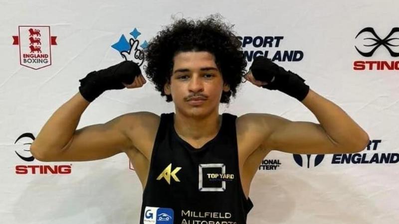 'Troubled' Peterborough teen says boxing has changed his life - BBC News