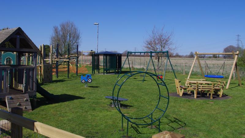 Cotswold park bringing 'generations together' opens - BBC News