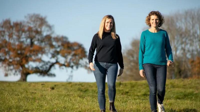 'Life-changing' charity helping mums back into work - BBC News
