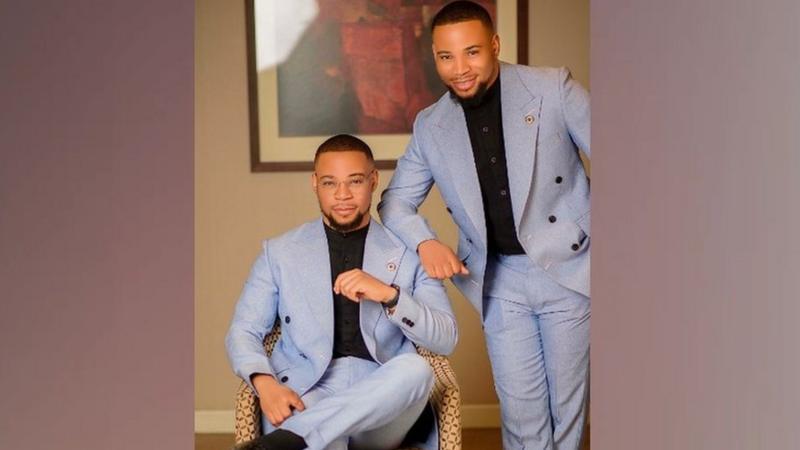 Dancing identical twins from Wolverhampton become TikTok stars - BBC News