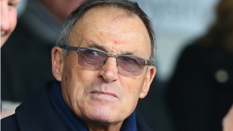 Paedophile football coach Barry Bennell dies in prison - BBC News