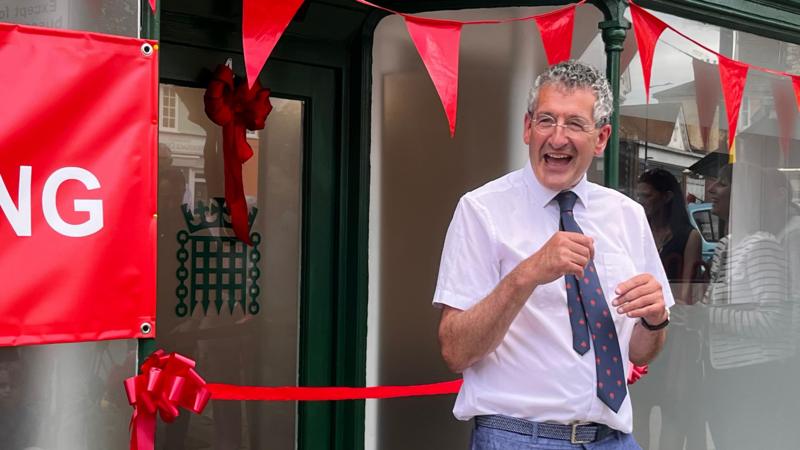 MP Peter Prinsley opens new parliamentary office in Stowmarket - BBC News
