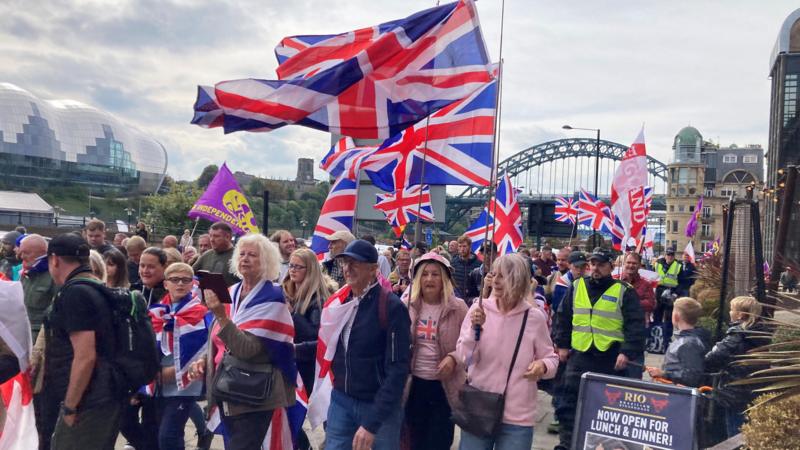 Protest and counter protest held Newcastle city centre - BBC News