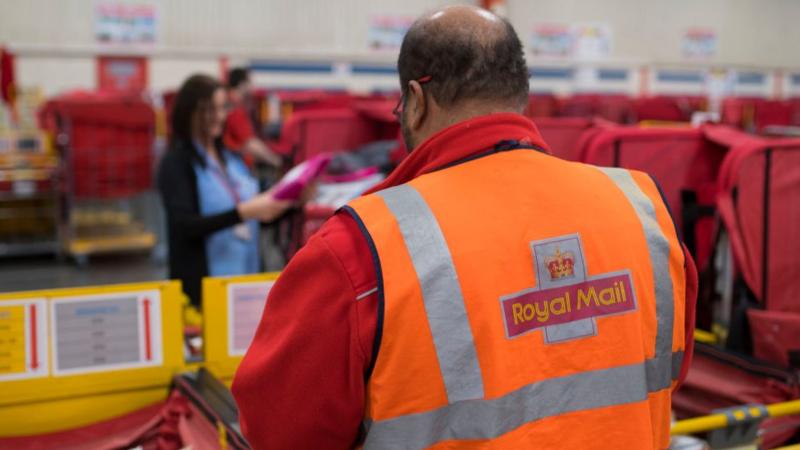 Royal Mail restarts limited overseas post after cyber-attack - BBC News