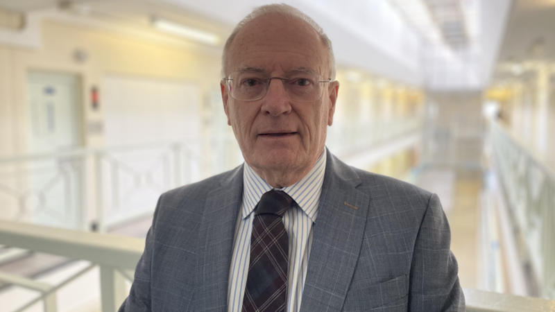 Norwich Prison installs quick-build cells to meet demand - BBC News