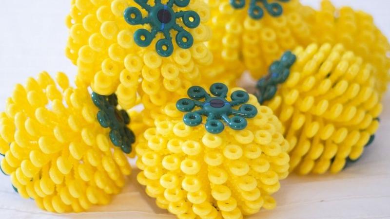 Bude centre recycles microfibres from clothes washing - BBC News