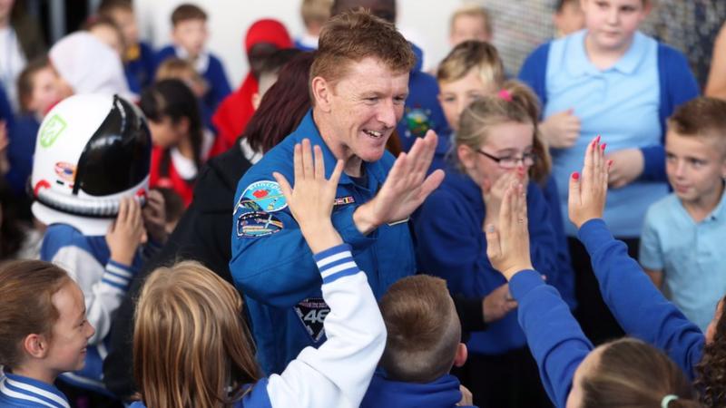 Astronaut Tim Peake touches down at Techniquest, Cardiff - BBC News