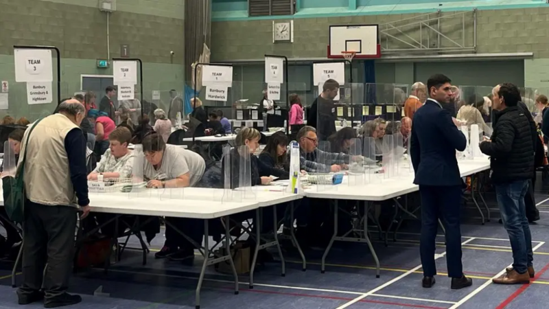 Local elections: Two Oxfordshire councils reject delay offer - BBC News