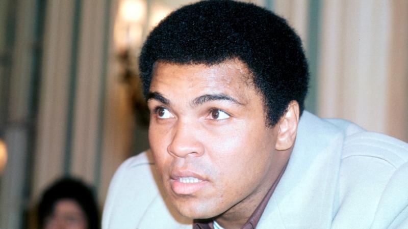 Muhammad Ali dies: Tributes to legendary boxer - BBC News