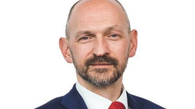 British Gas boss Chris O'Shea: 'I can't justify my pay of £4.5m' - BBC News