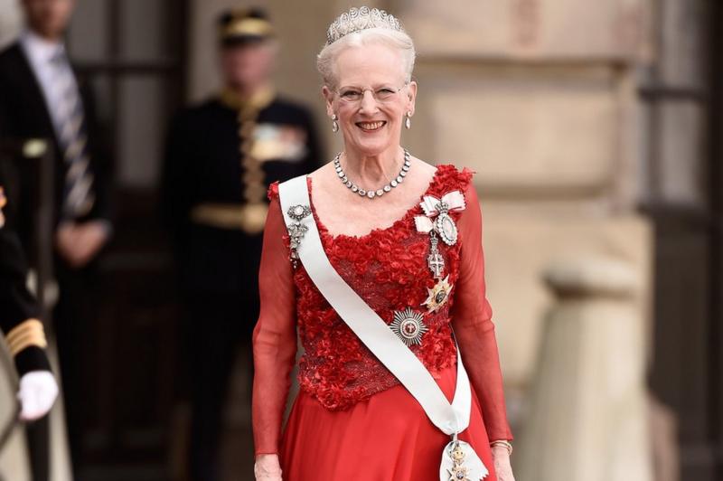 The world's longest-reigning monarchs - BBC News