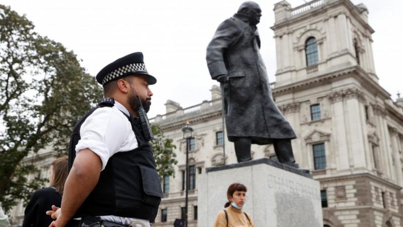 Robert Milligan: Slave trader statue removed from outside London museum ...