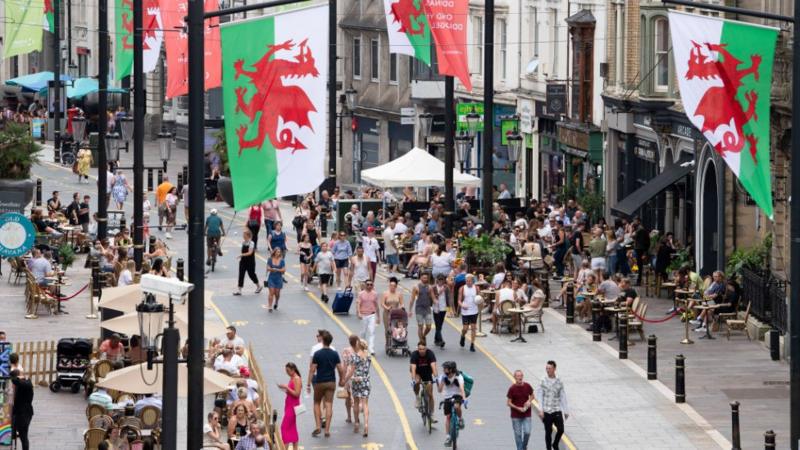 Welsh language: strongholds decline in speakers - census - BBC News