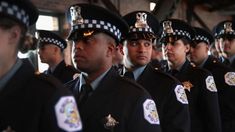 How US police training compares with the rest of the world - BBC News