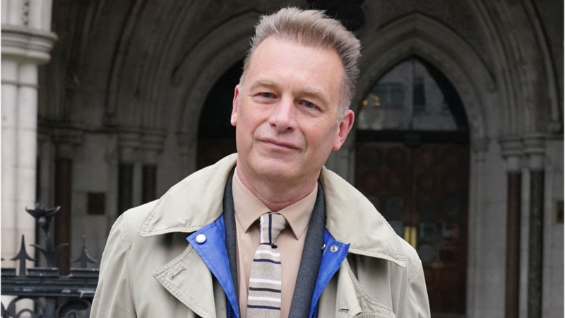 Chris Packham wins libel claim against website - BBC News