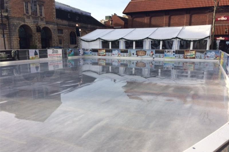 Lincoln's Christmas melted ice rink becomes giant puddle - BBC News