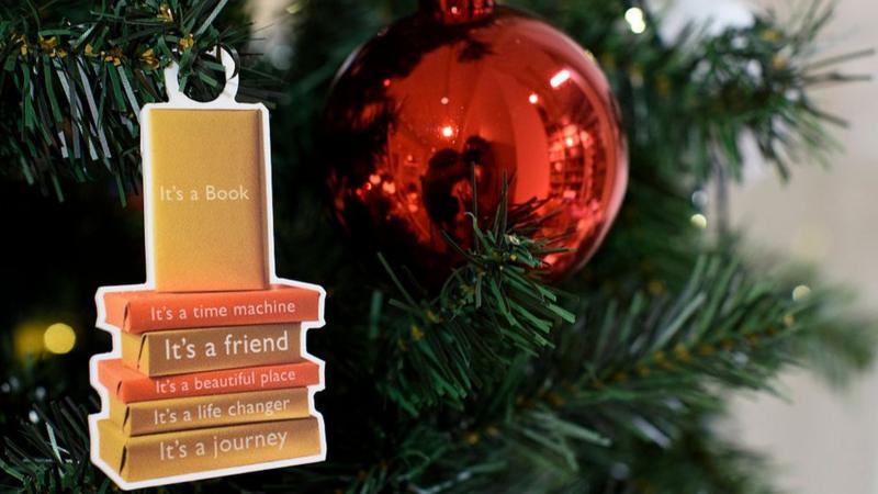 How the food of Charles Dickens defined Christmas - BBC News