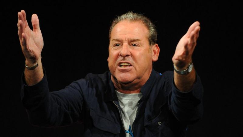 Scots TV and theatre star Andy Gray dies aged 61 - BBC News