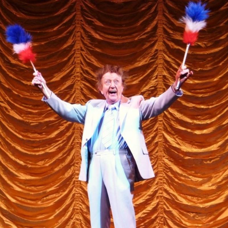 Obituary: Sir Ken Dodd - BBC News