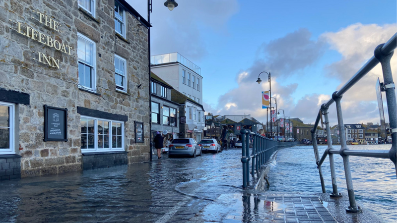 Coastal towns affected by flooding - BBC News