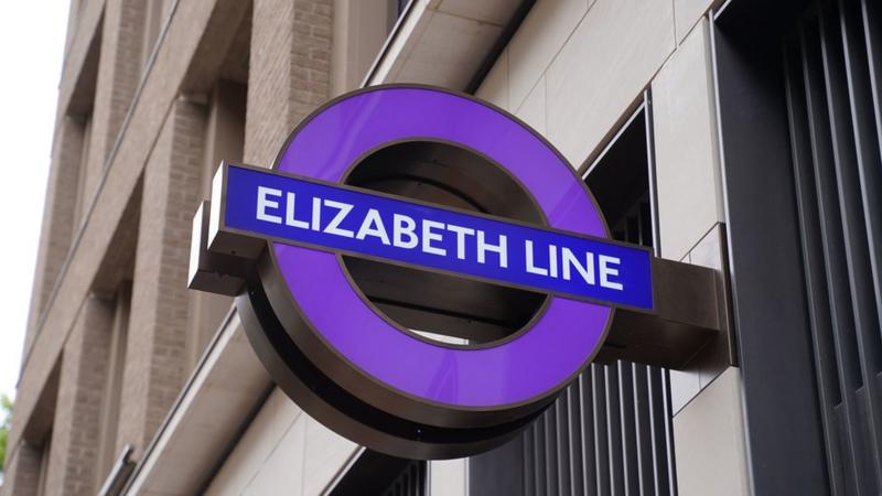 How the Elizabeth Line has changed Reading - BBC News
