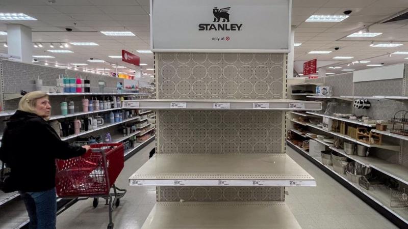 What is behind the TikTok thirst for Stanley water cups? - BBC News