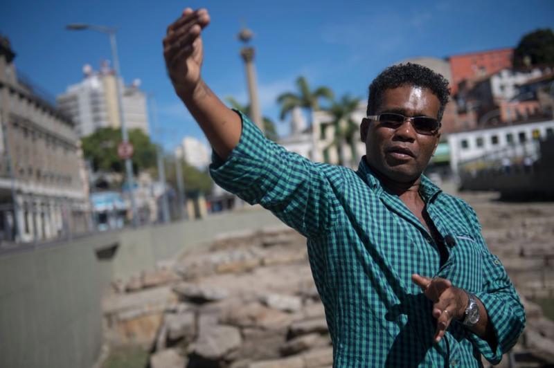 Rio's Valongo slave wharf becomes Unesco heritage site - BBC News